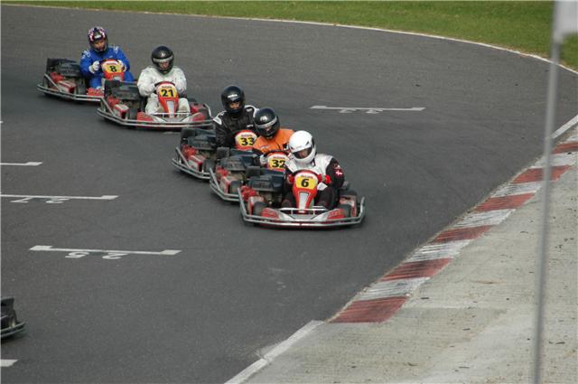 Motorsporten.dk - Go Kart - Kamp til stregen i firma-gokart i Roskilde